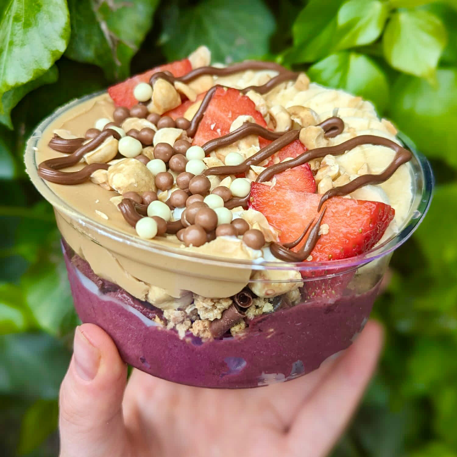 Energize Your Day with Superfruit Smoothie Bowl | Mobia Food